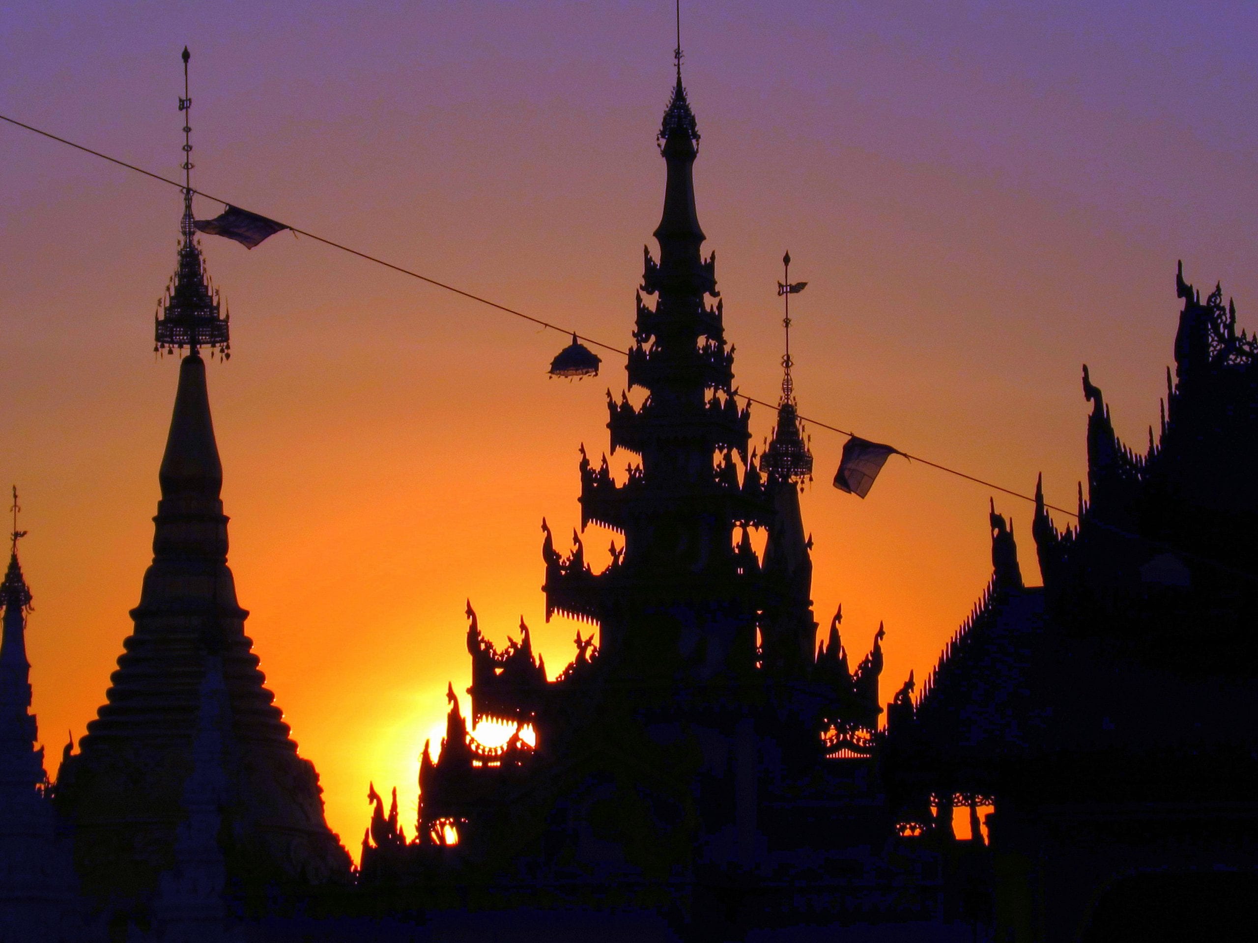 Photo Essay: Colourful Yangon in Myanmar (Burma)